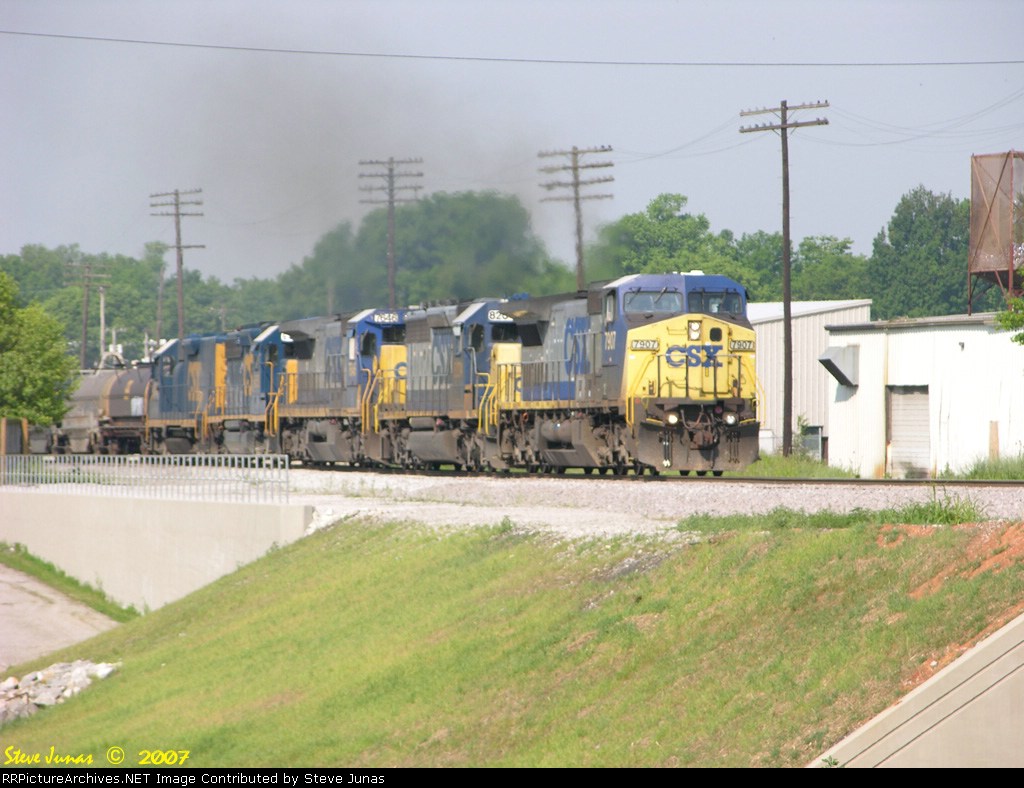 CSX 7907,8204,7646,6450,2245 Q534